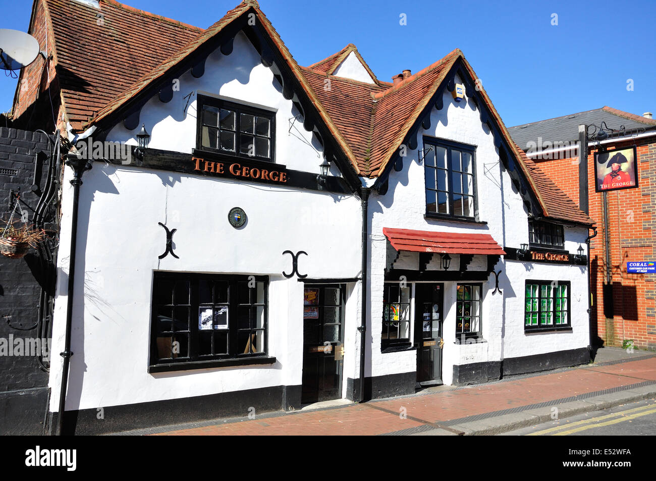 Guildford street chertsey hi-res stock photography and images - Alamy Guildford street chertsey hi-res stock photography and images - Alamy
