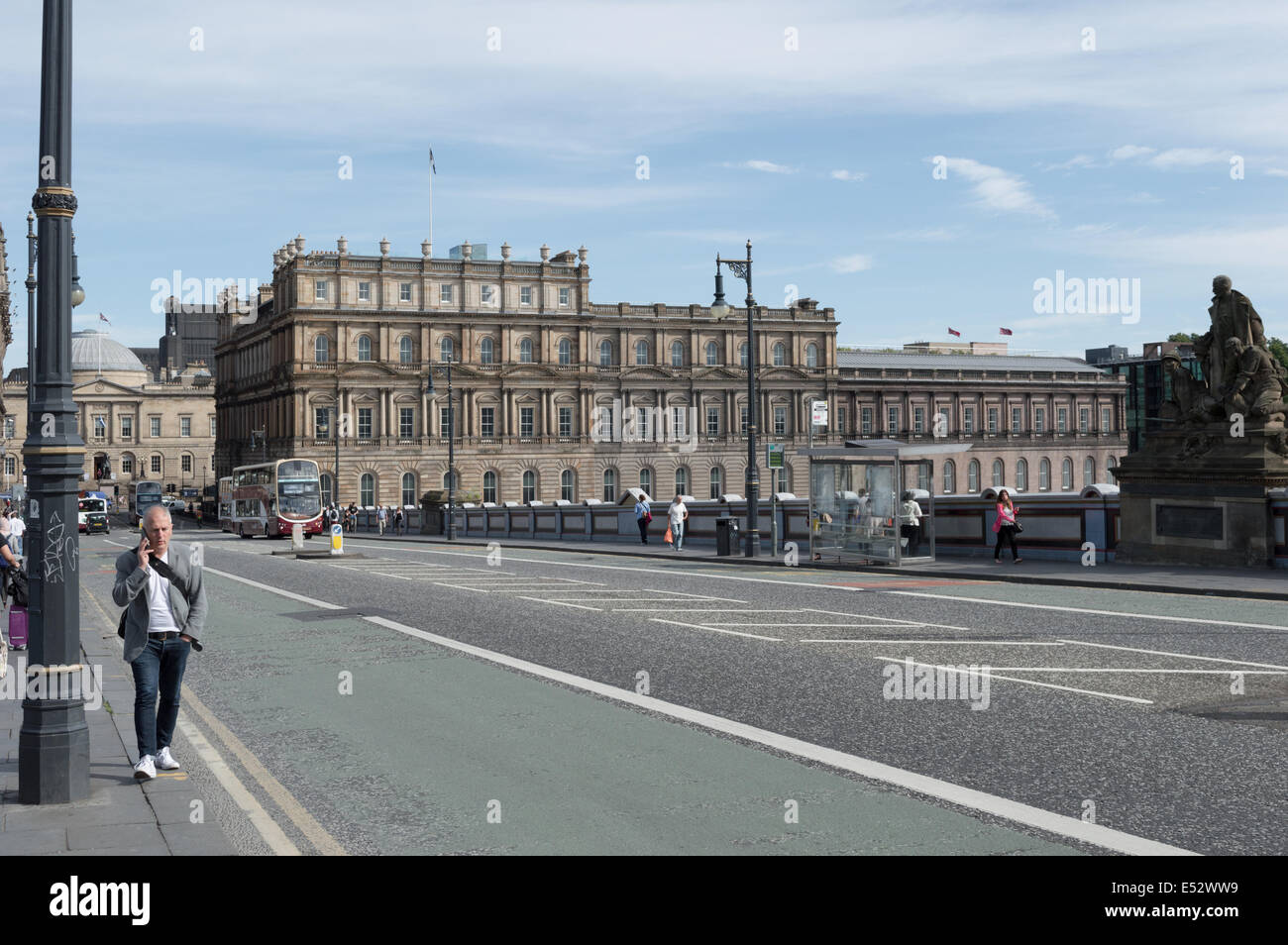 Waverley gate edinburgh hi-res stock photography and images - Alamy