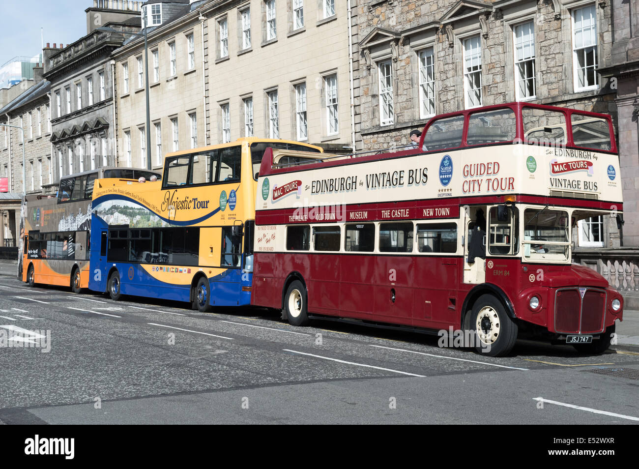 Edinburgh buses hi-res stock photography and images - Alamy