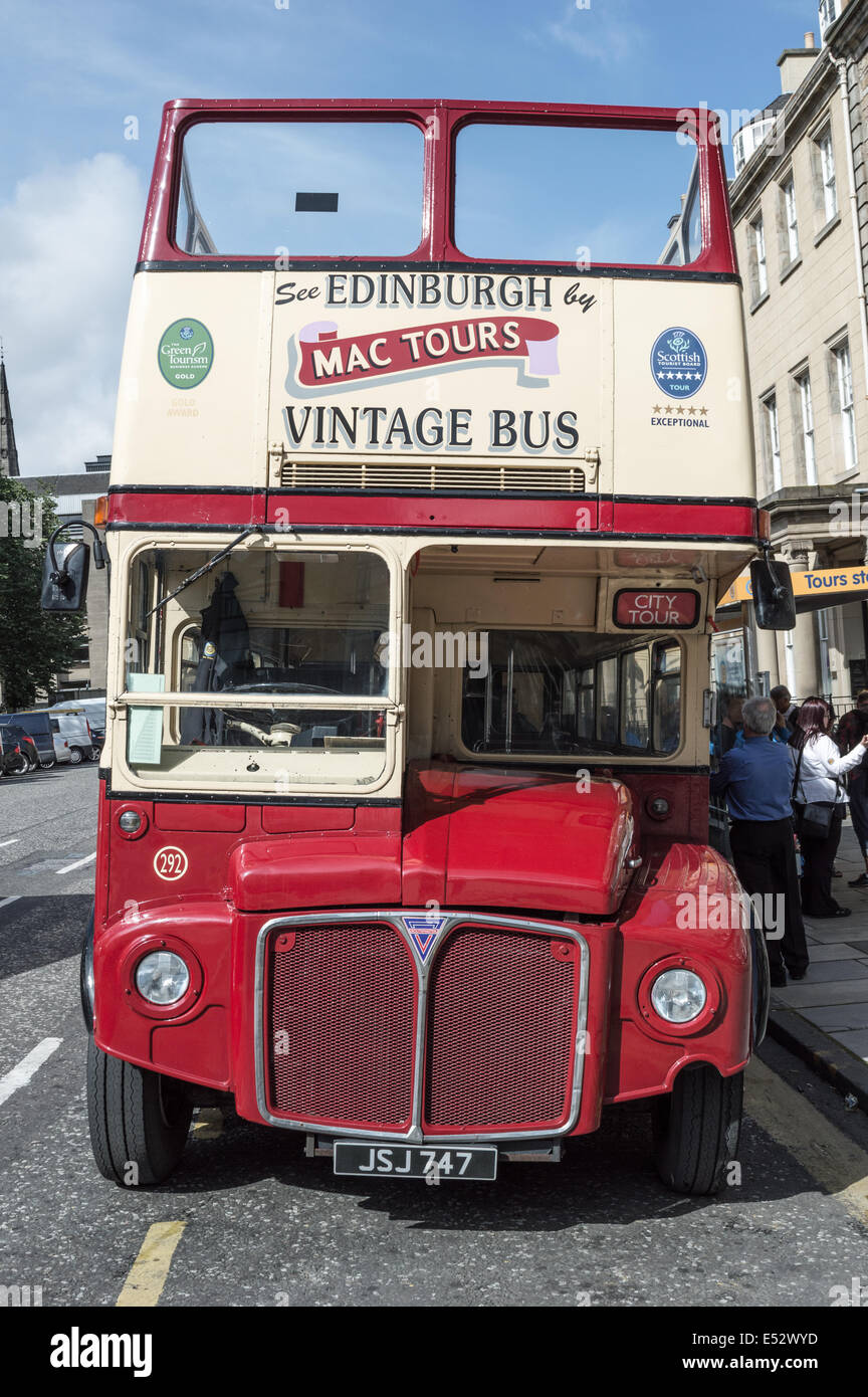 Edinburgh vintage tour bus hi-res stock photography and images - Alamy