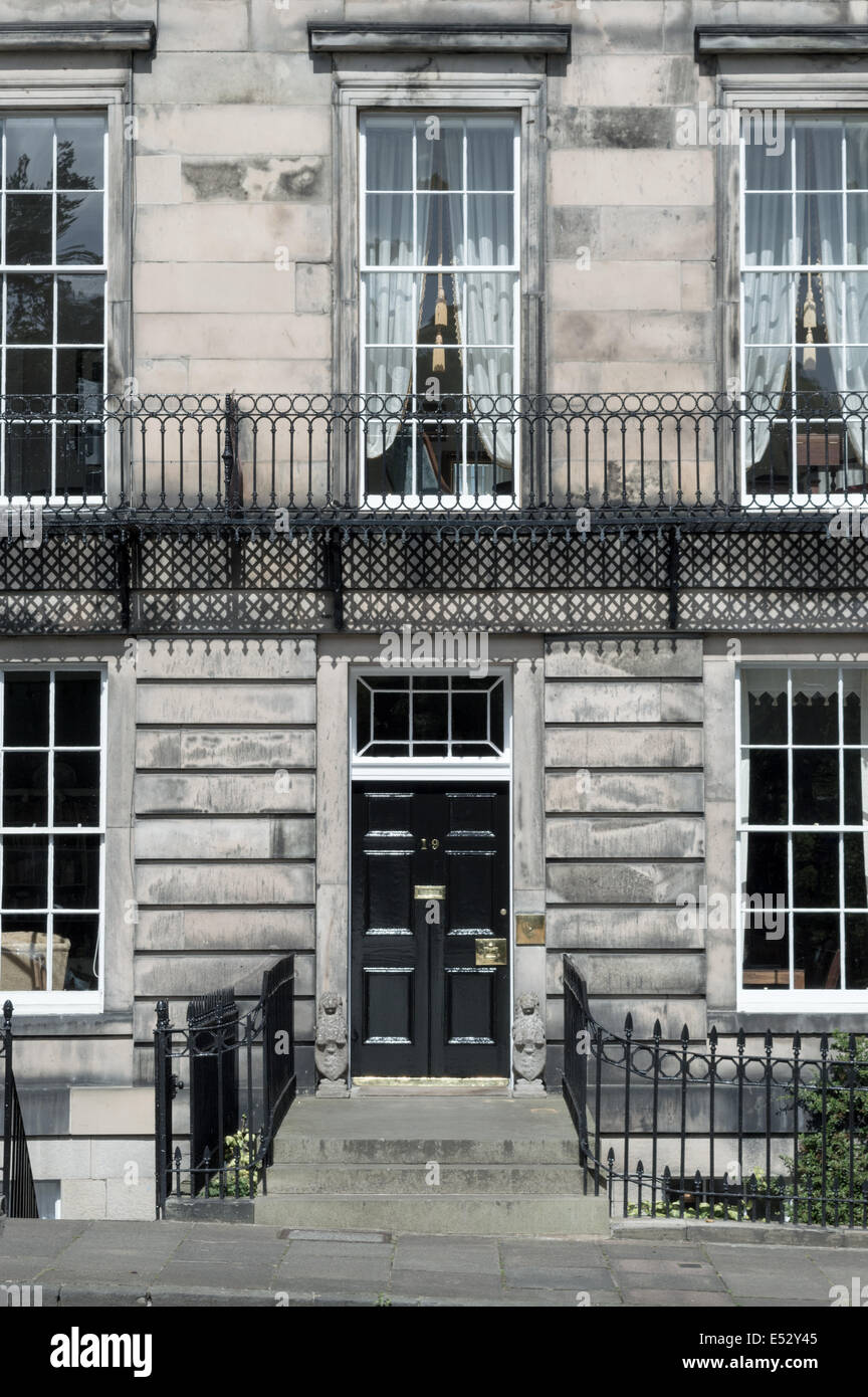 Edinburgh new town door hi-res stock photography and images - Alamy