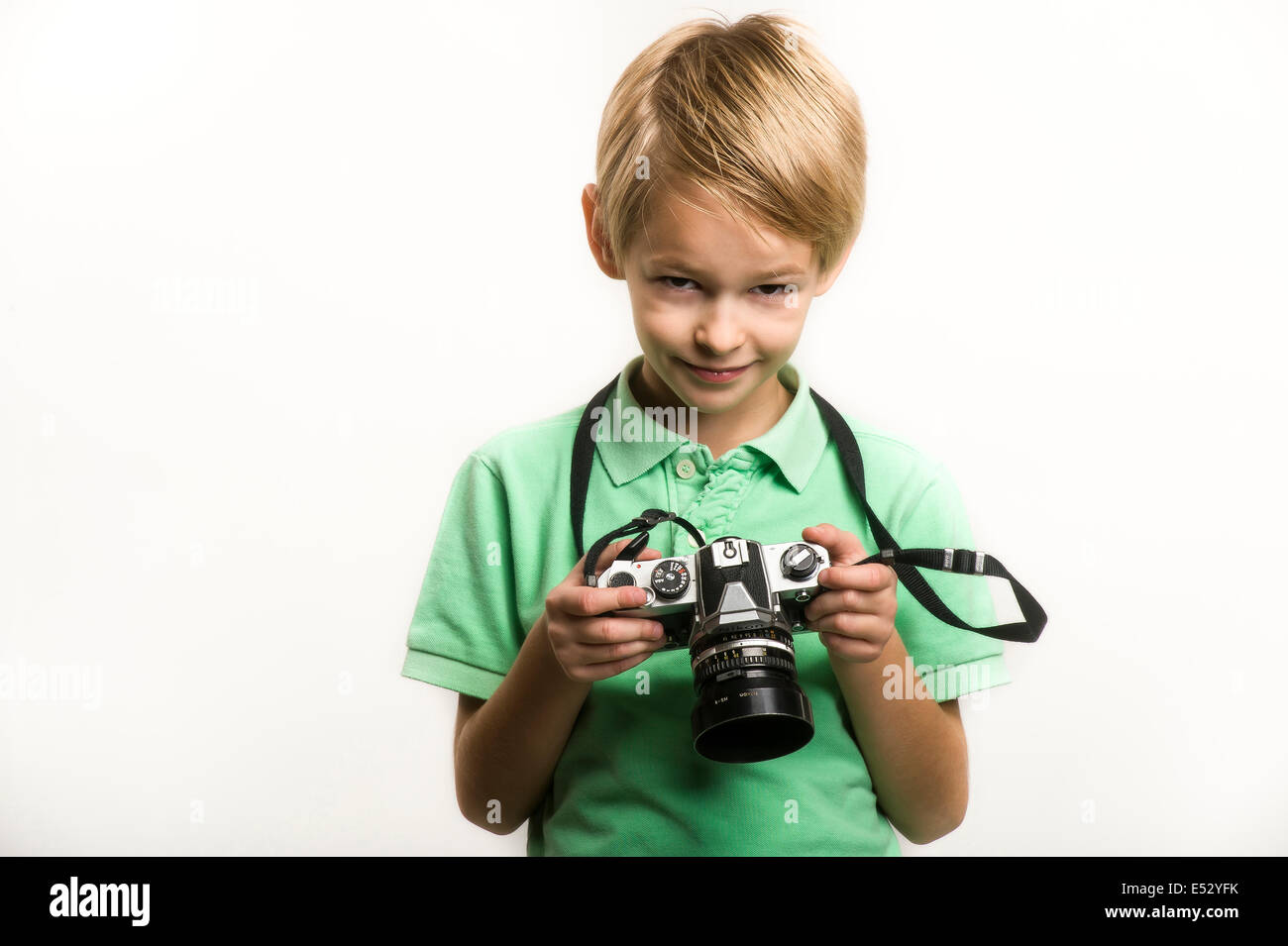 Camera kid hi-res stock photography and images - Alamy