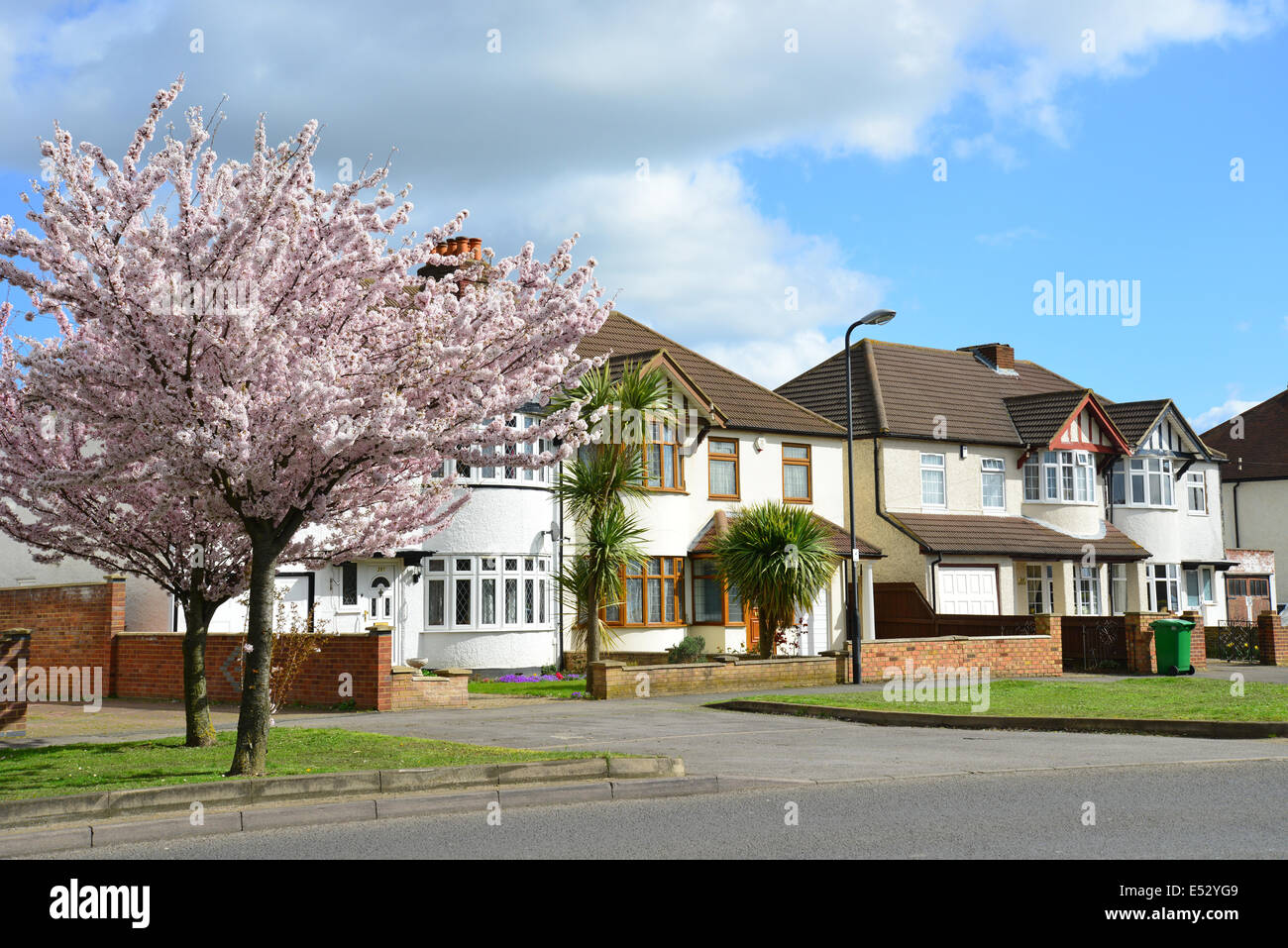 Slough uk street houses hi-res stock photography and images - Alamy