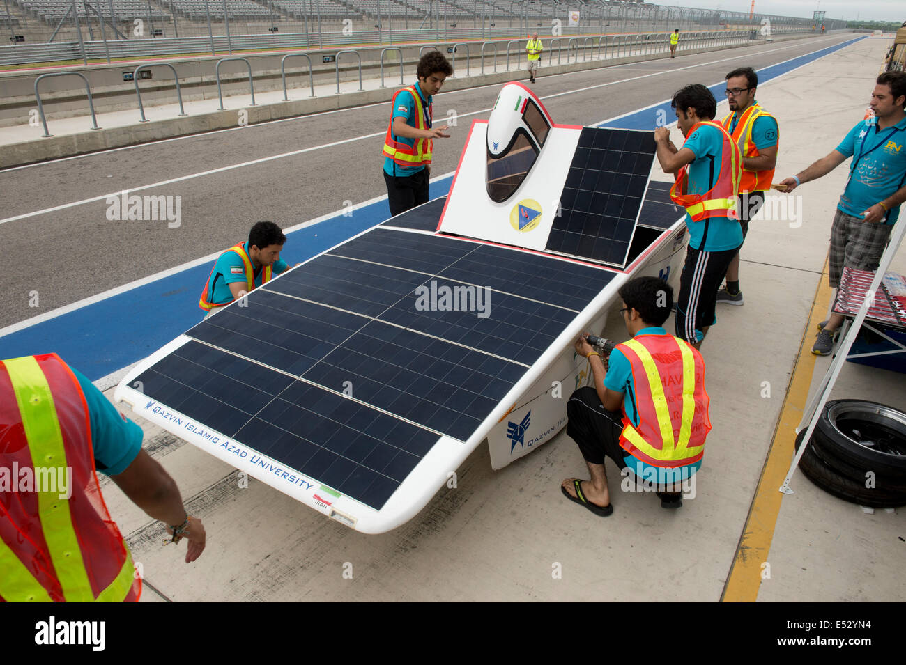 students during qualifying races of the American Solar Challenge. The ...