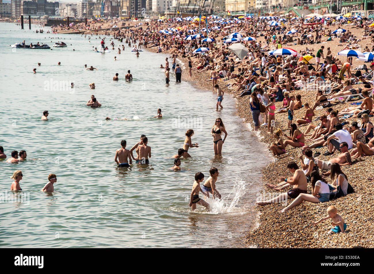 Weather beach bikini uk hi-res stock photography and images - Alamy