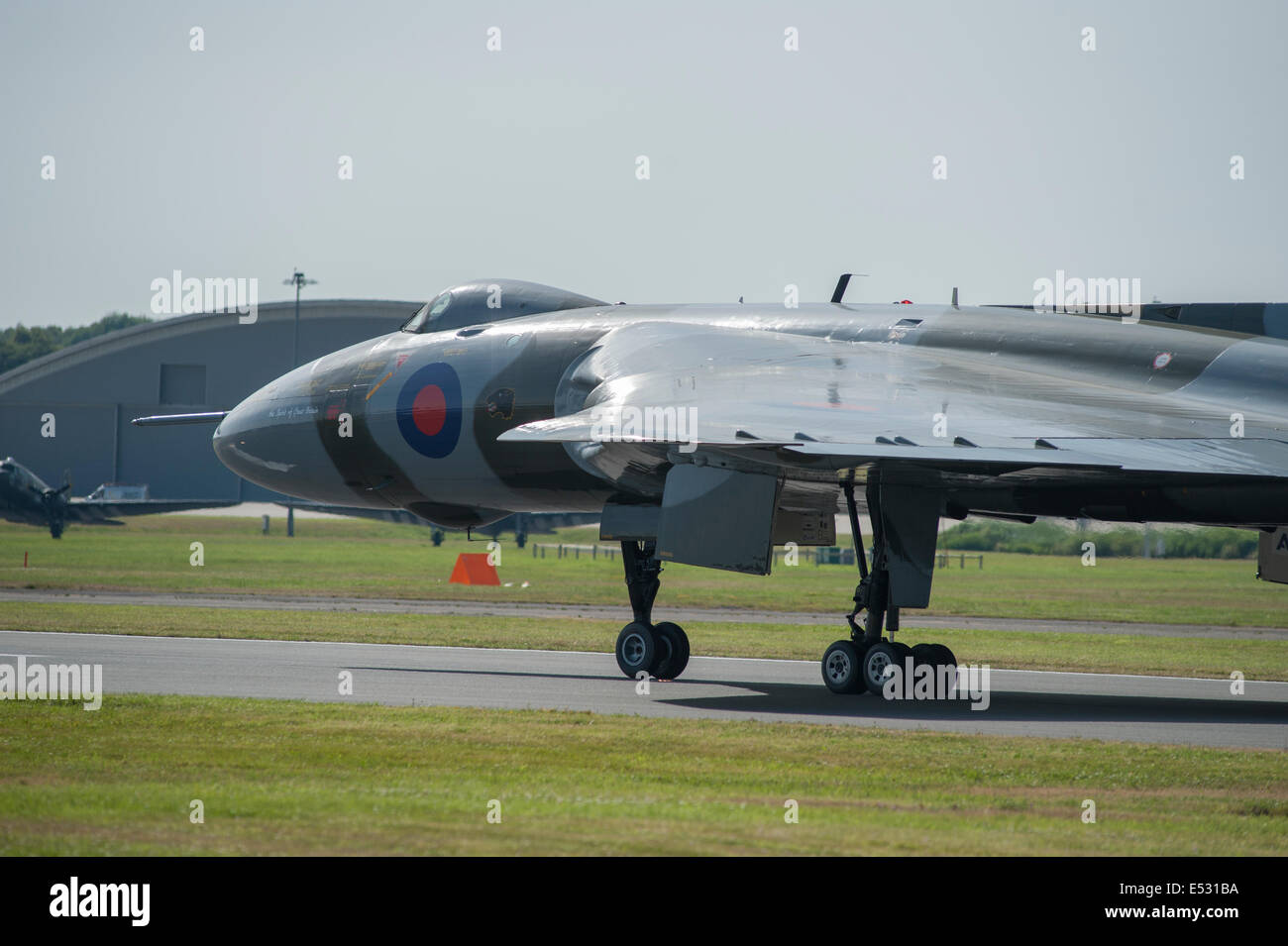 An raf vulcan bomber takes off at the farnborough airshow hi-res stock ...