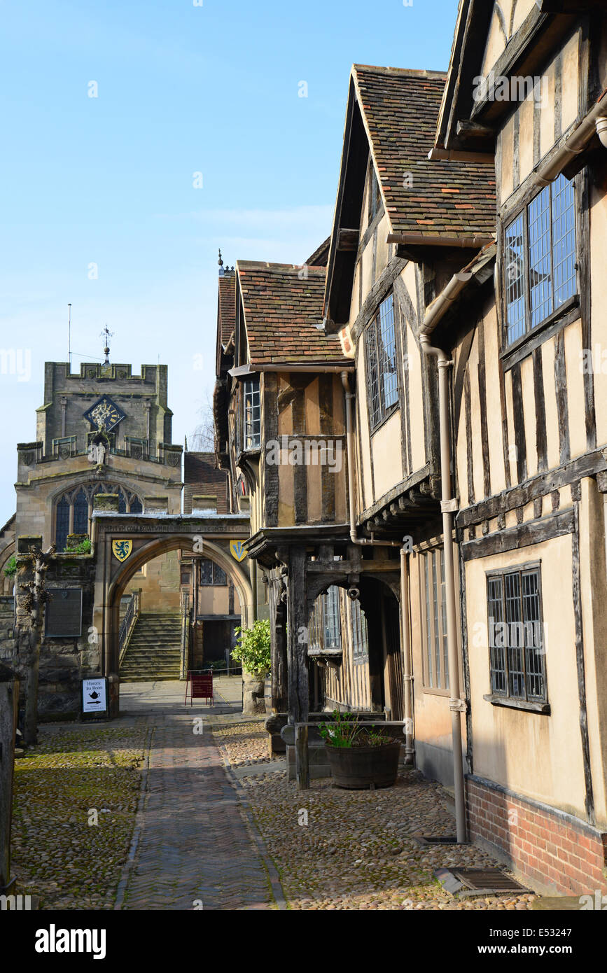 Warwick high street hi-res stock photography and images - Alamy