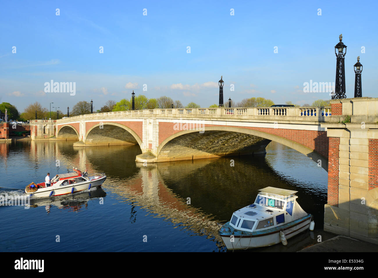 Bridges over the east river hi-res stock photography and images - Alamy