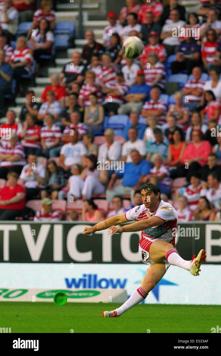 Matty smith wigan warriors rugby hi-res stock photography and images ...