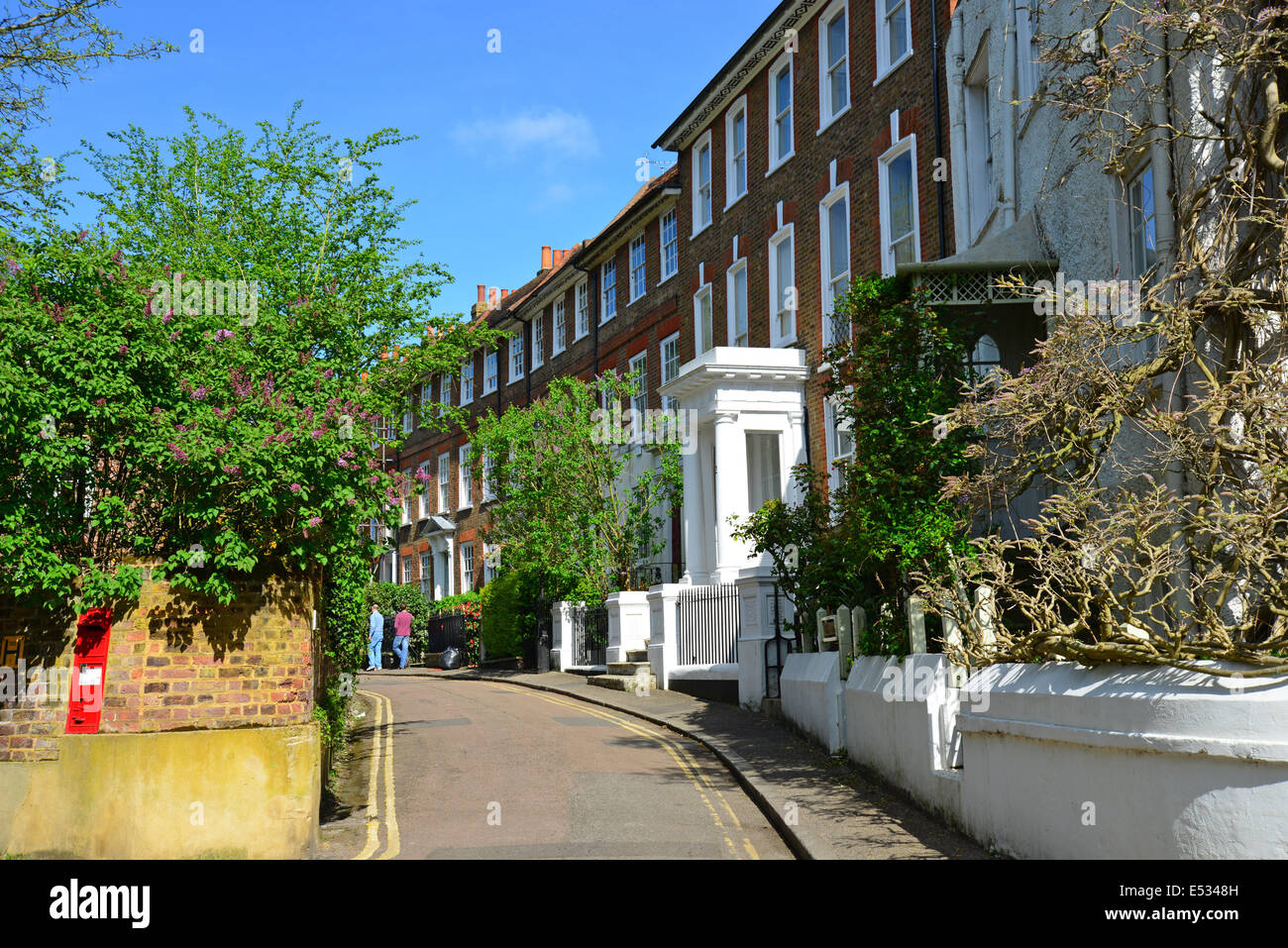Georgian terrace houses hi-res stock photography and images - Alamy