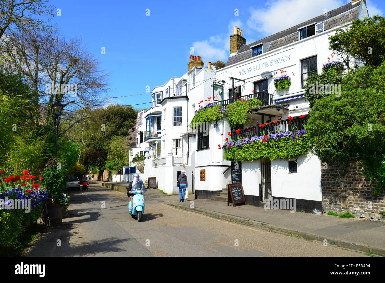 The White Swan Pub, Riverside, Twickenham, London Borough of Richmond ...