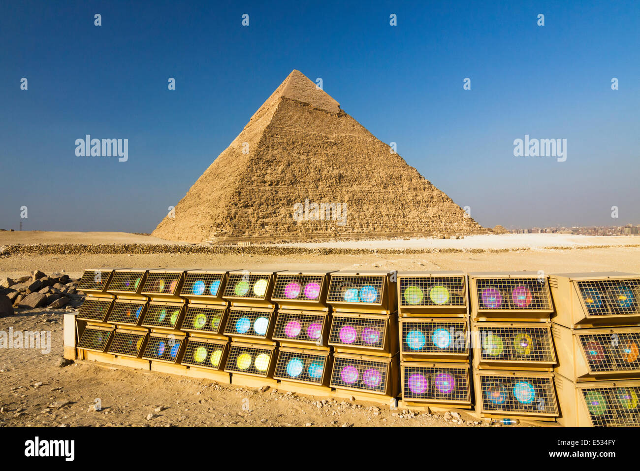 Pyramid of Chephren, Cairo, Egypt Stock Photo - Alamy