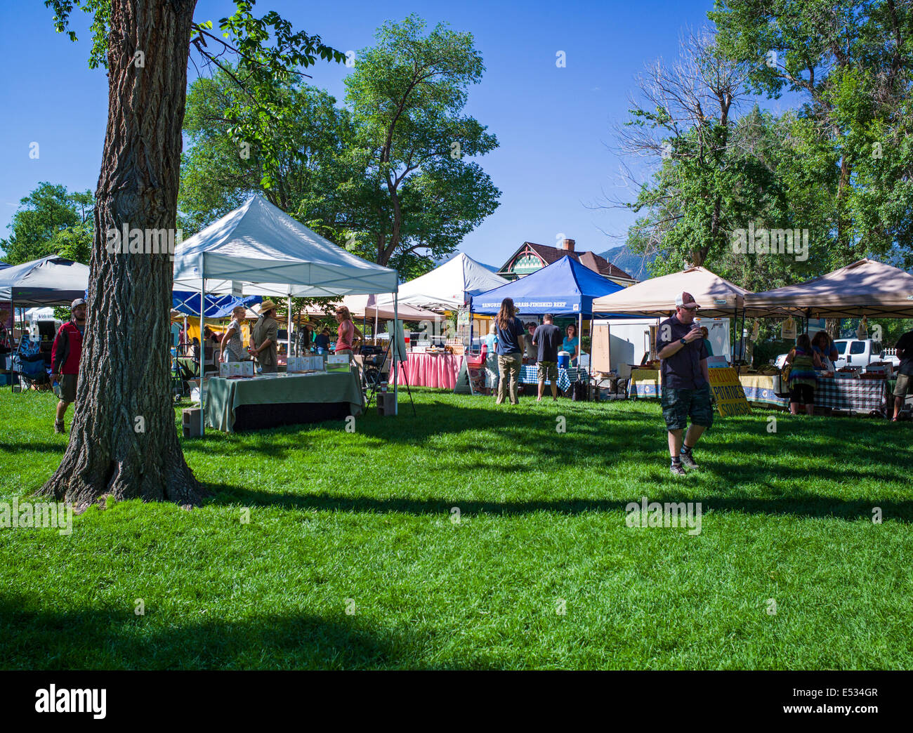 Farmers market hi-res stock photography and images - Alamy