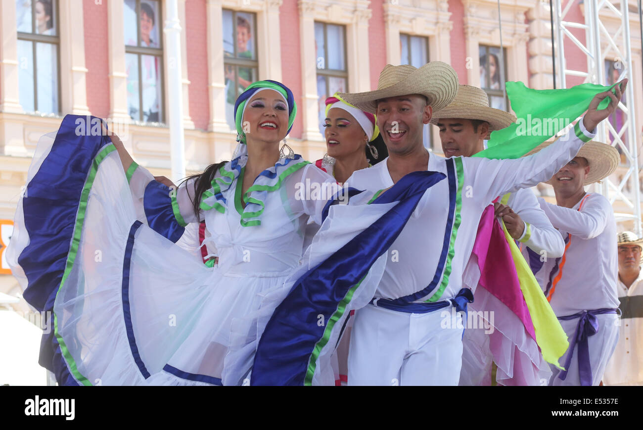 Folk groups Colombia Folklore Foundation from Santiago de Cali, during ...