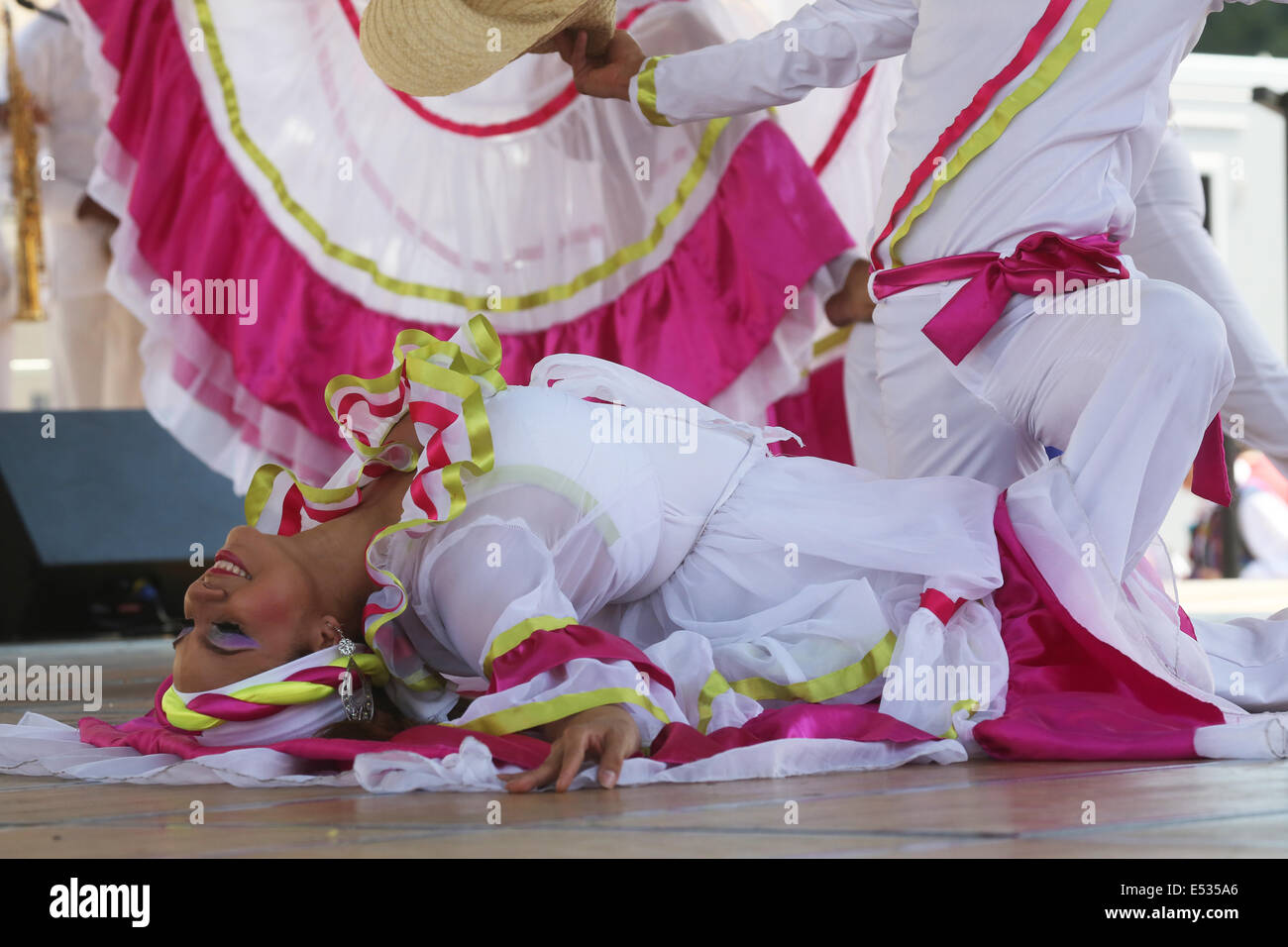 Folk groups Colombia Folklore Foundation from Santiago de Cali, during ...