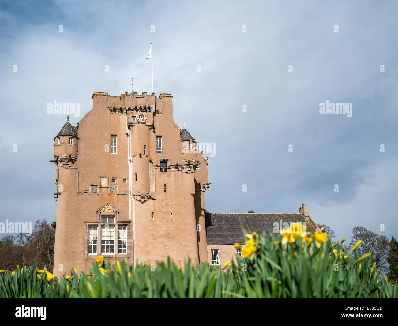 Yellow castle hi-res stock photography and images - Alamy