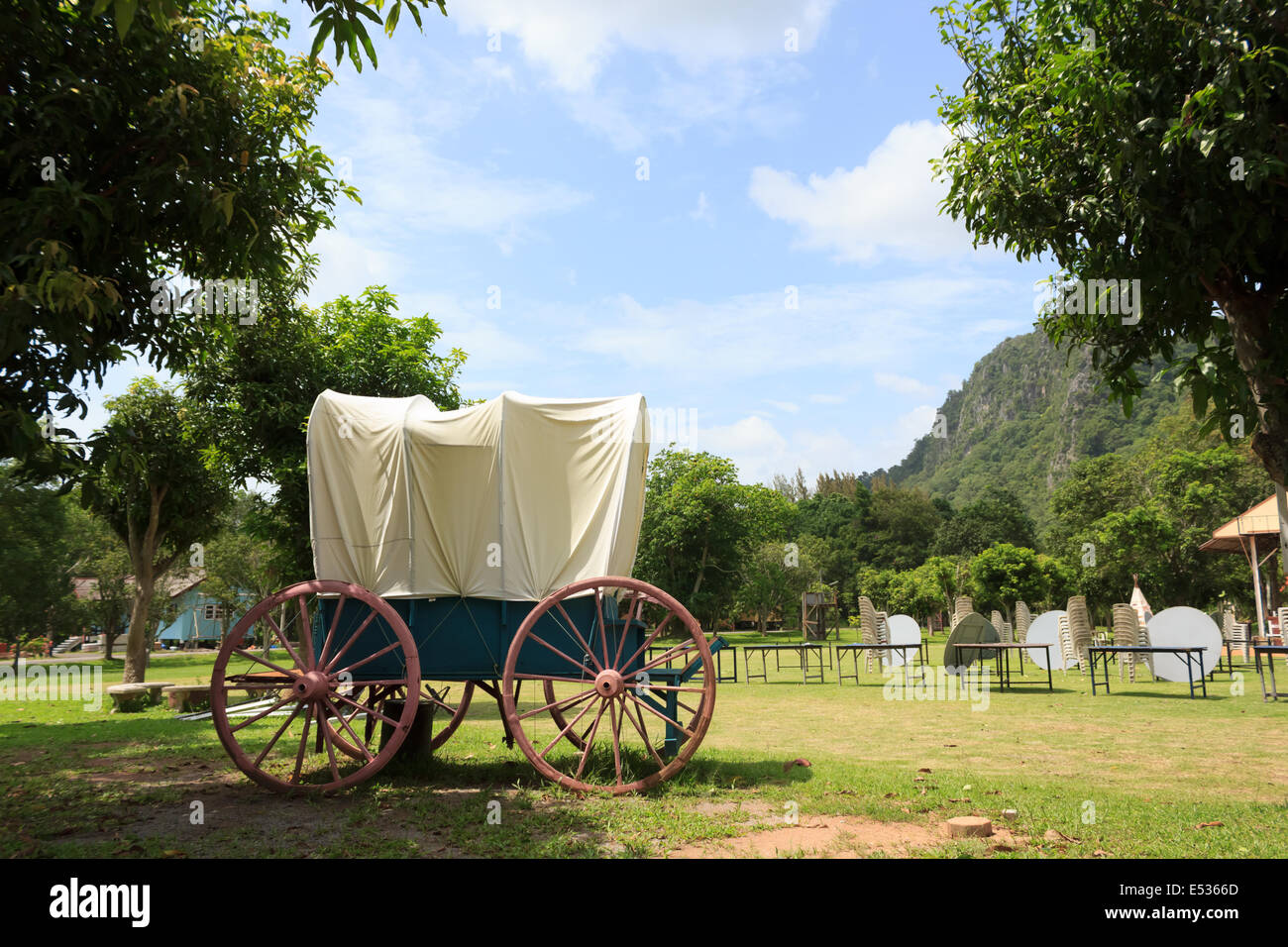 Buckboard wagon hi-res stock photography and images - Alamy