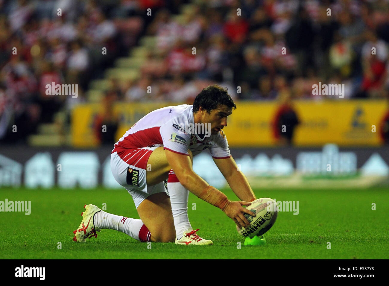 Matty smith wigan warriors rugby hi-res stock photography and images ...