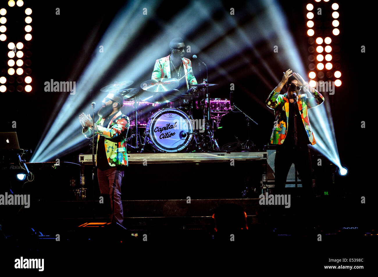 American indie pop hi-res stock photography and images - Alamy