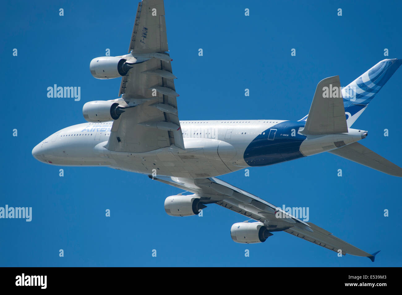 Airbus a380 in flight the airbus a380 is a double deck hi-res stock ...