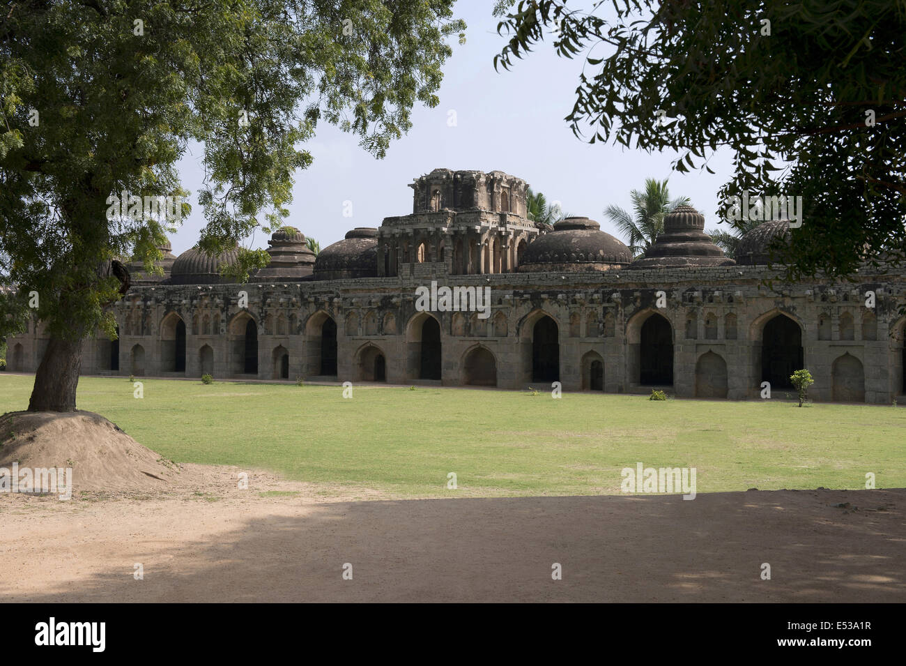 Elephant stables hi-res stock photography and images - Alamy