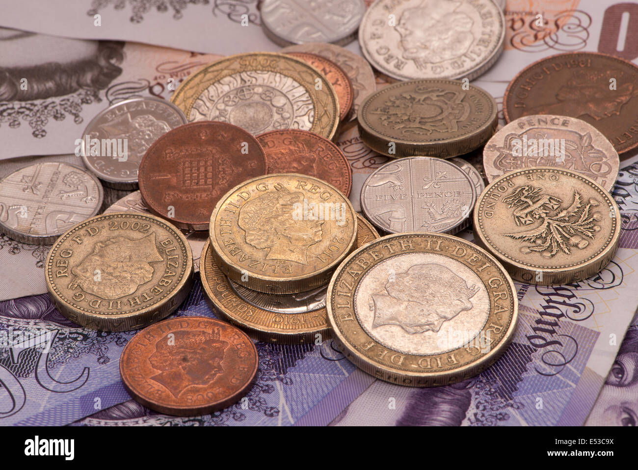 Money British pound sterling coins and paper Stock Photo - Alamy
