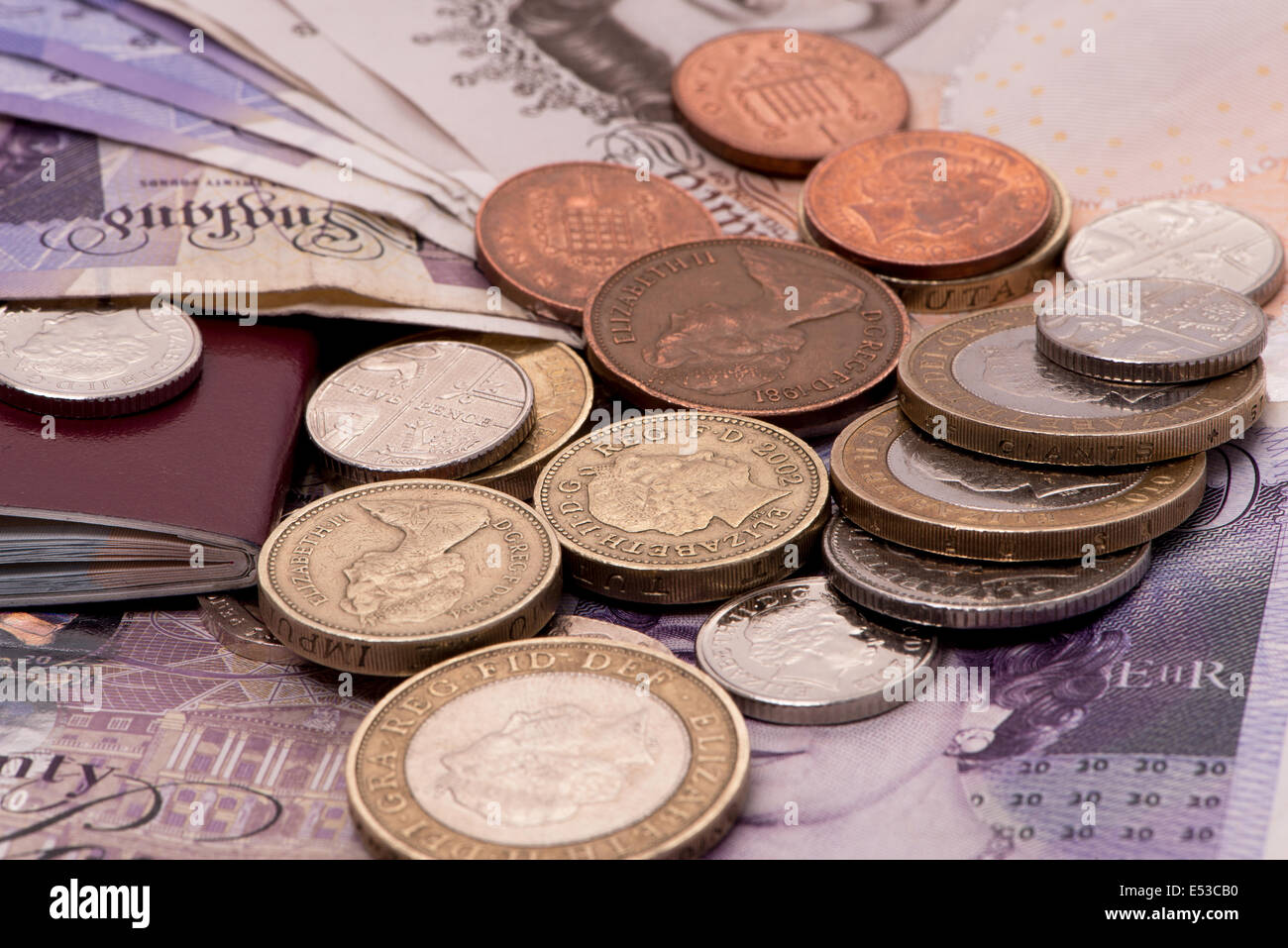 Money British pound sterling coins and paper Stock Photo - Alamy