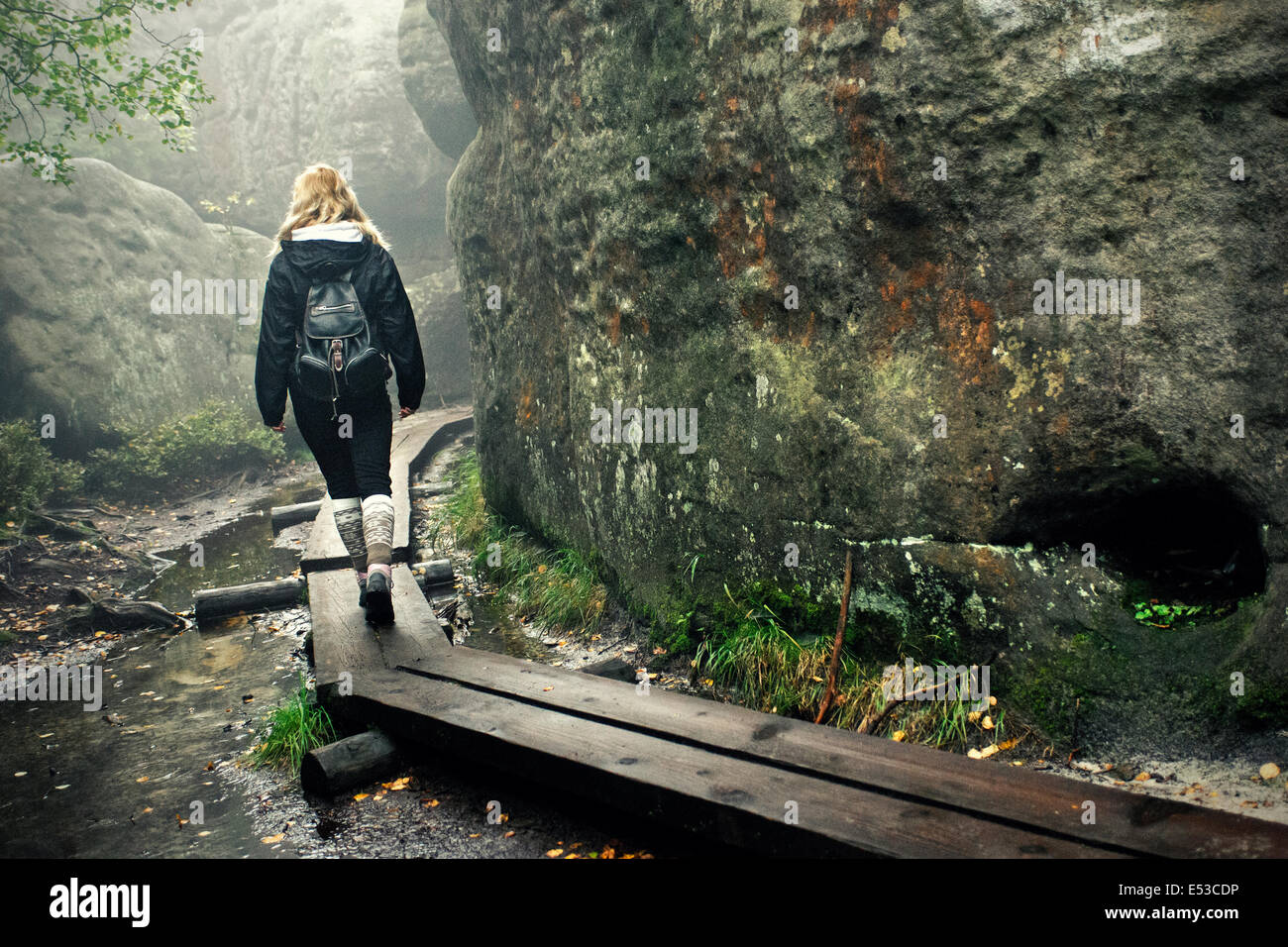 Girl lost in the labyrinth Stock Photo - Alamy
