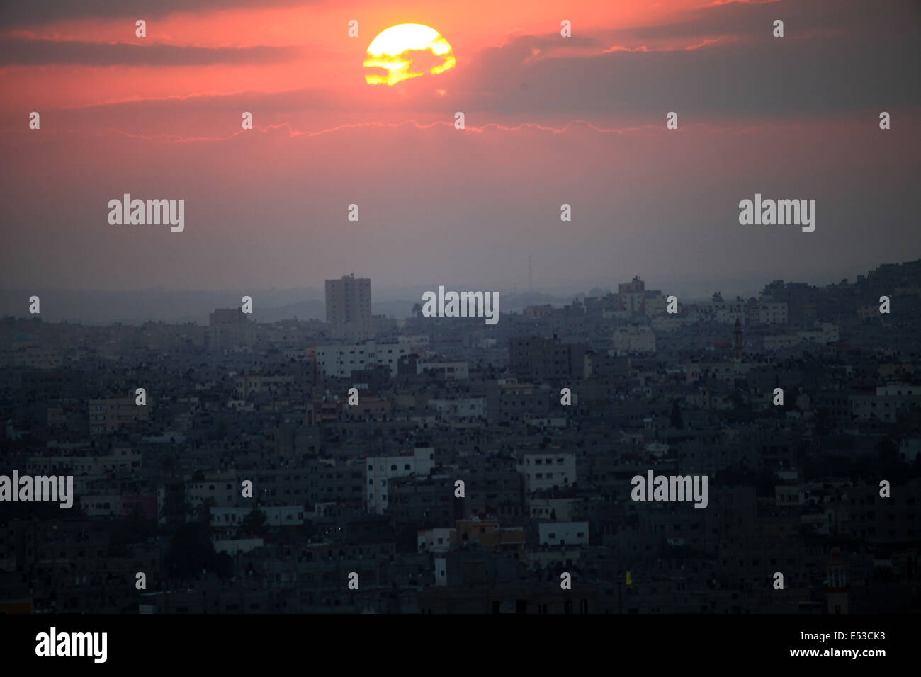Gaza City, Gaza Strip, Palestinian Territory. 19th July, 2014. The ...