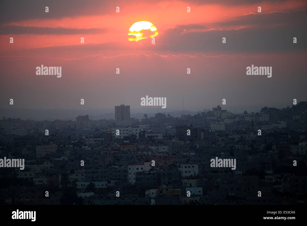 Gaza City, Gaza Strip, Palestinian Territory. 19th July, 2014. The ...