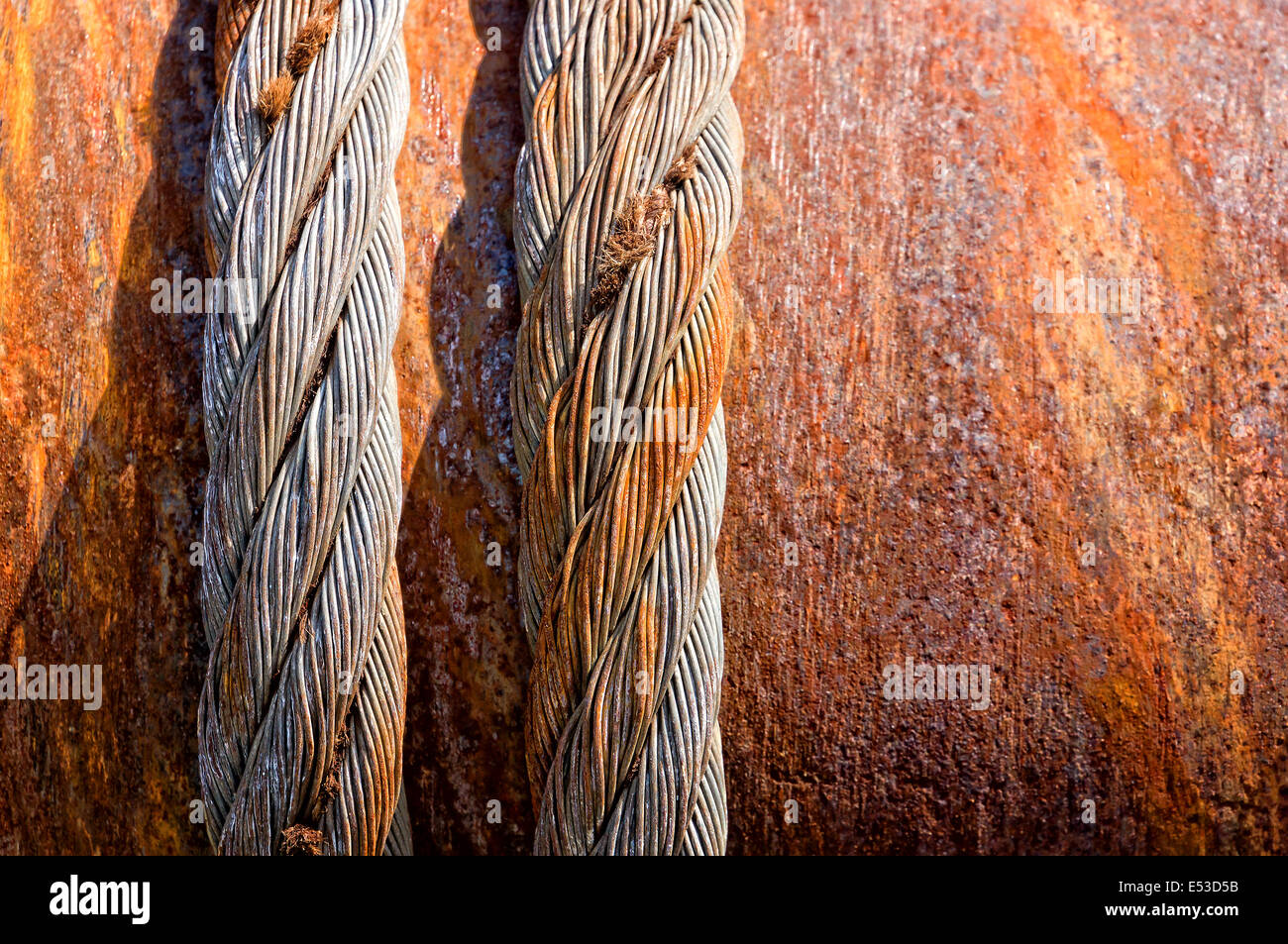 Texture wire rope steel cable hi-res stock photography and images - Alamy