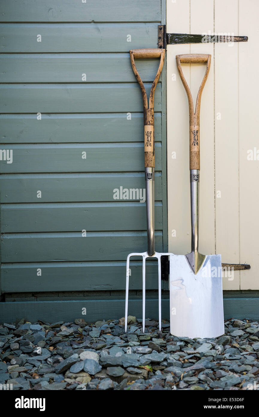 Old garden spade hi-res stock photography and images - Alamy