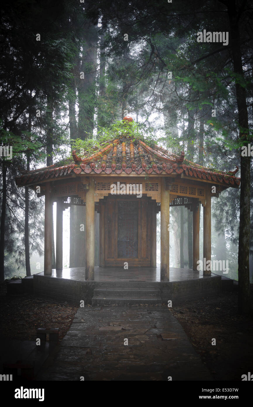 Rainy, misty day at a romantic Chinese pavilion at Mount Ali, Alishan ...