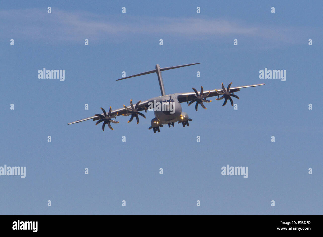 Airbus a400m cockpit hi-res stock photography and images - Alamy