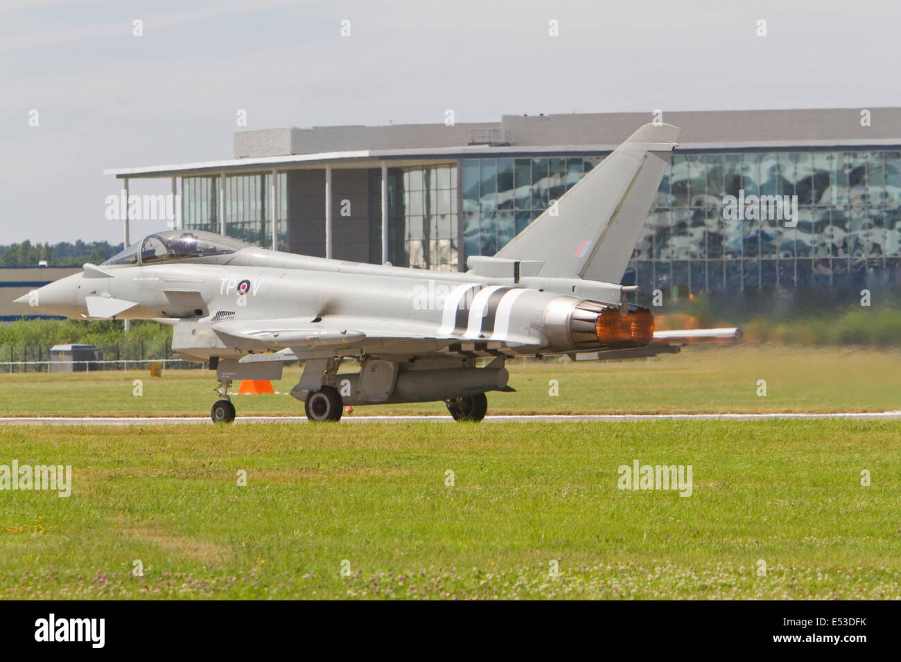 2014 raf typhoon display aircraft hi-res stock photography and images ...