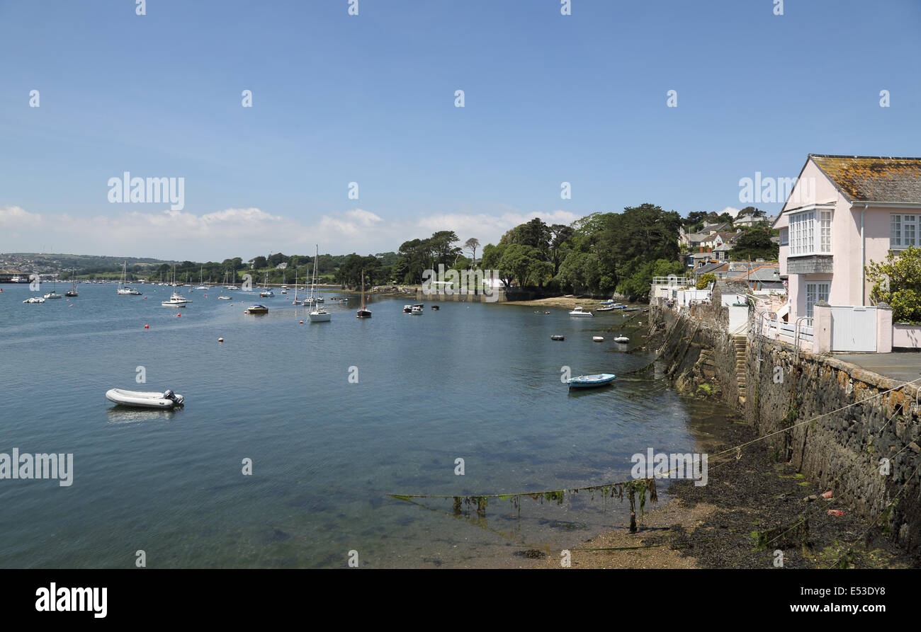 the small village of flushing on the river Fal Stock Photo - Alamy