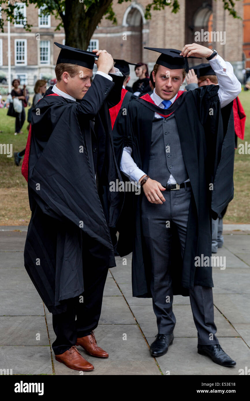 Graduating Students From The University of Western England (UWE) At ...