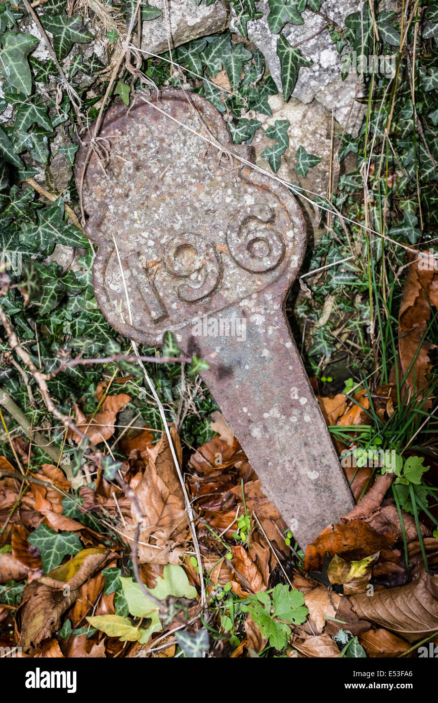 Iron grave marker hi-res stock photography and images - Alamy
