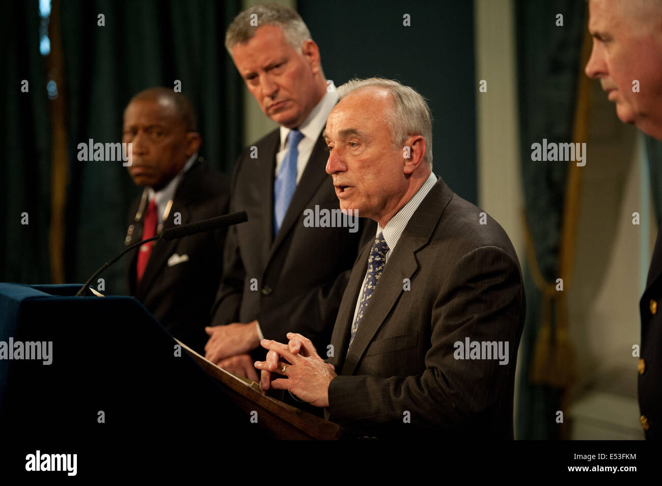 Manhattan, New York, USA. 18th July, 2014. ZACHARY CARTER (left ...