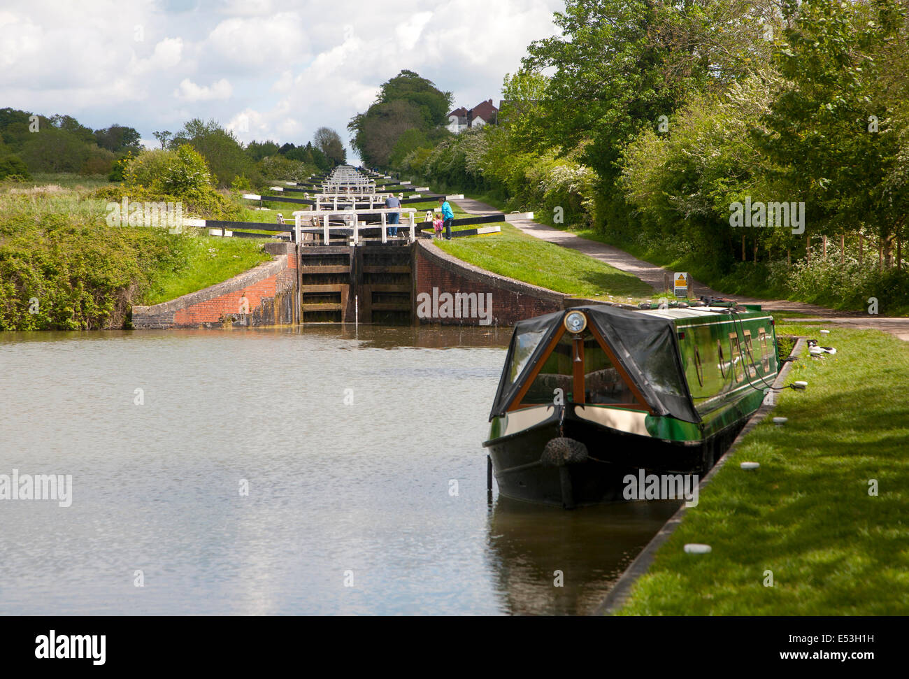 Caen Hill flight of locks on the Kennet and Avon canal Devizes ...