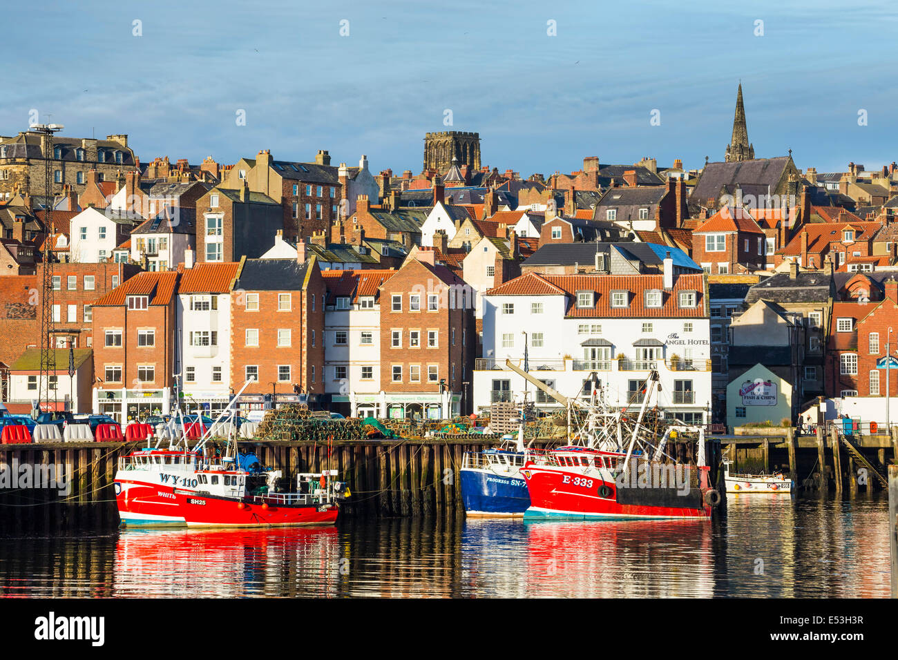 Whitby fishing boats hi-res stock photography and images - Alamy