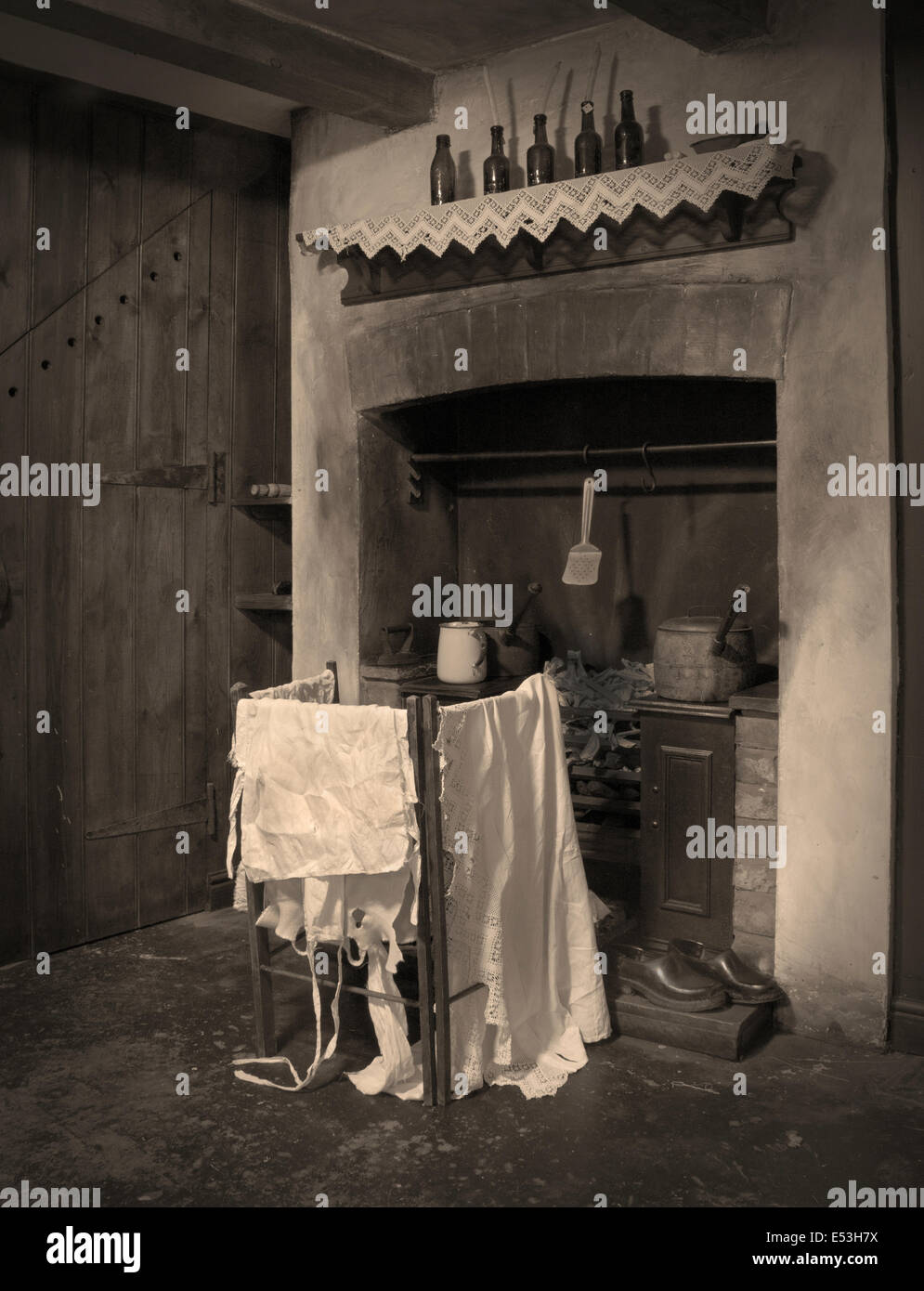 1920s kitchen hi-res stock photography and images - Alamy