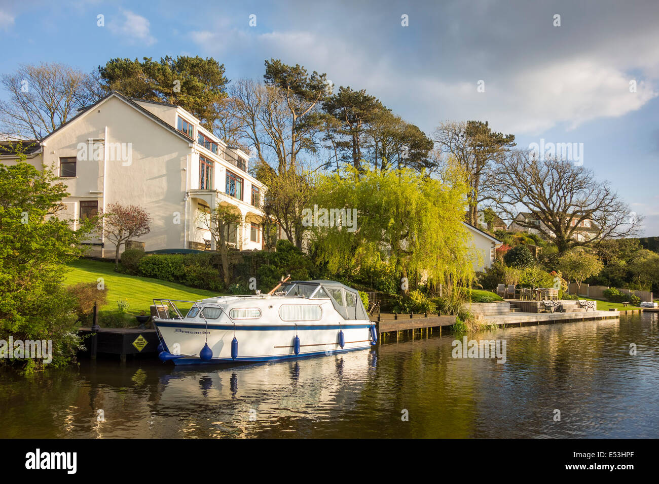 The Lancaster canal at Hest Bank, Lancashire Stock Photo - Alamy