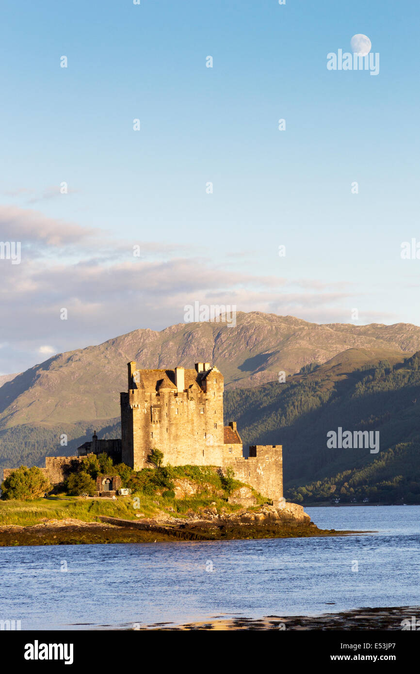 Eilean Donan Castle Dornie Highlands Scotland UK Stock Photo - Alamy