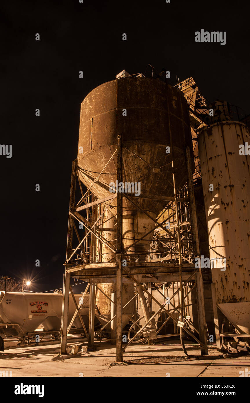 Wakefield at night hi-res stock photography and images - Alamy