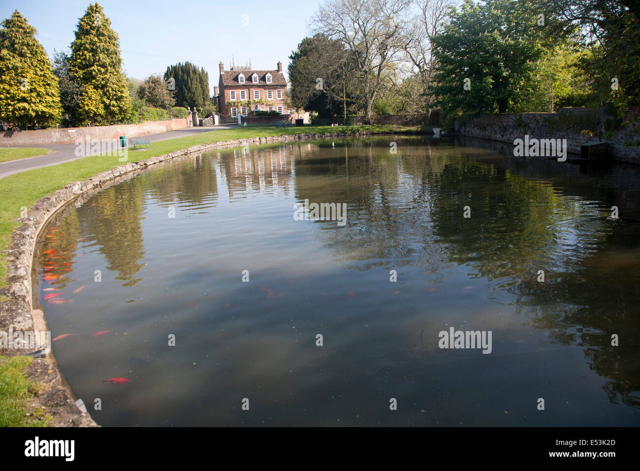 Village duck pond and historic house Urchfont Wiltshire, England Stock ...