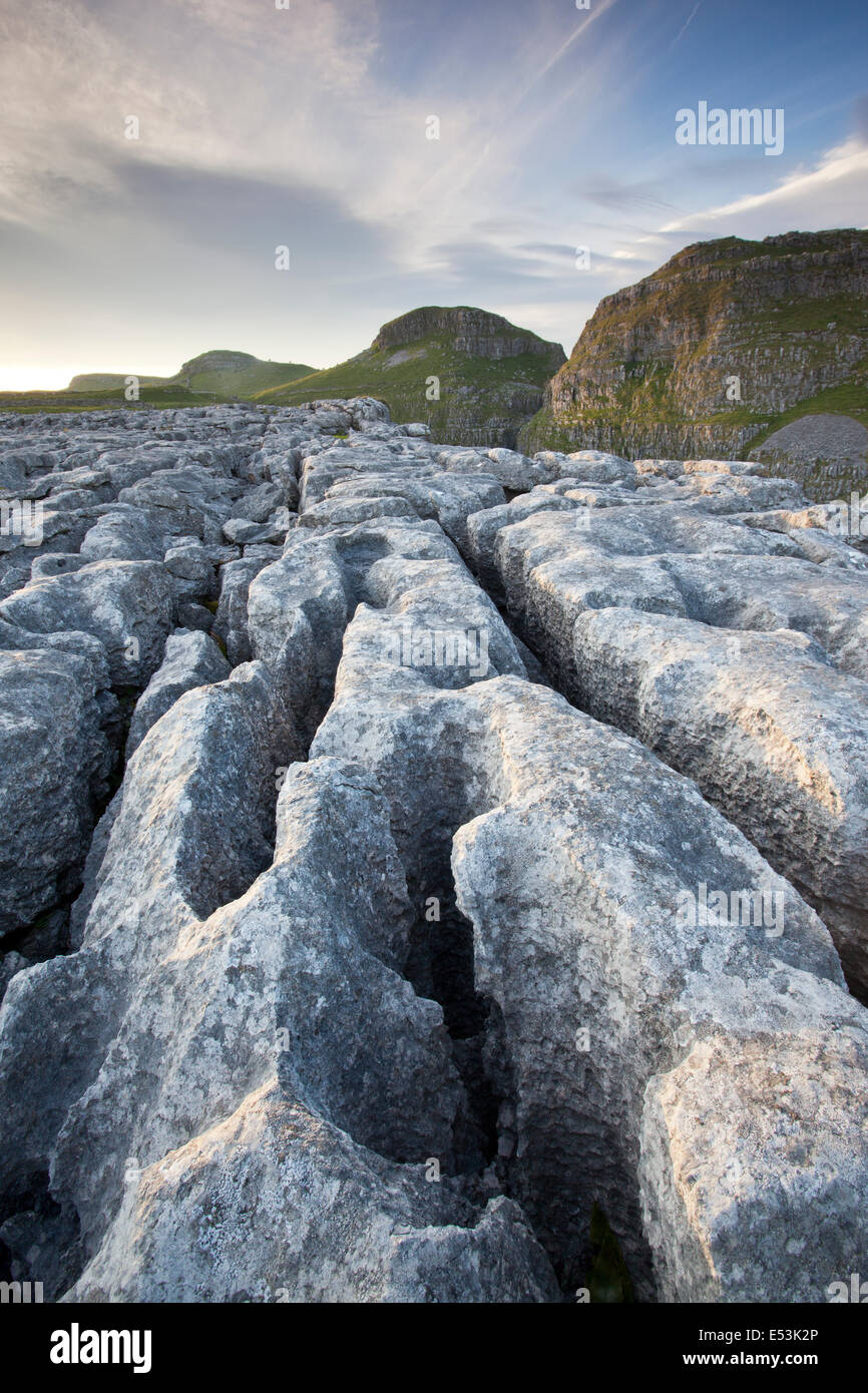 Limestone pavement above Watlowes Dry Valley, Malham, Yorkshire Dales ...