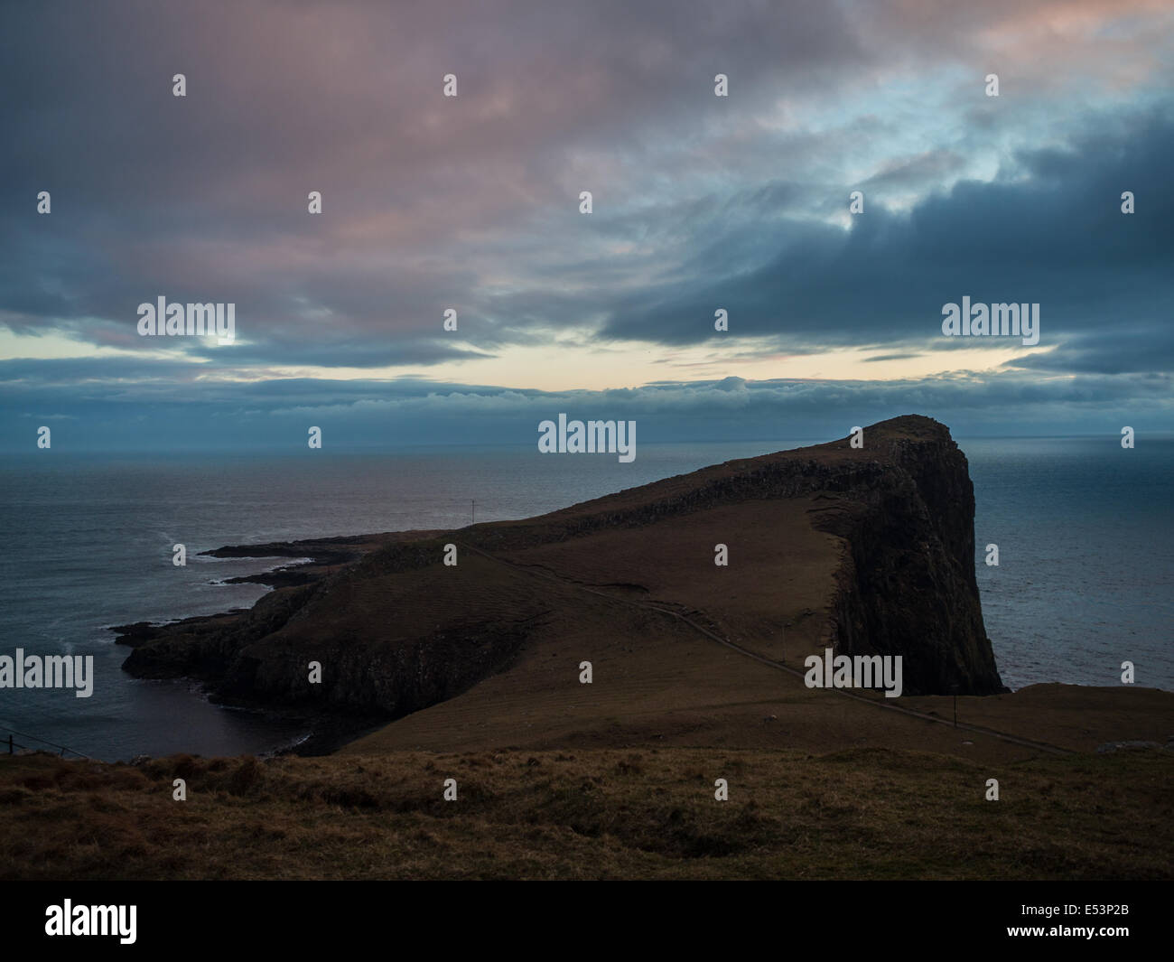 Neist point cliffs hi-res stock photography and images - Alamy