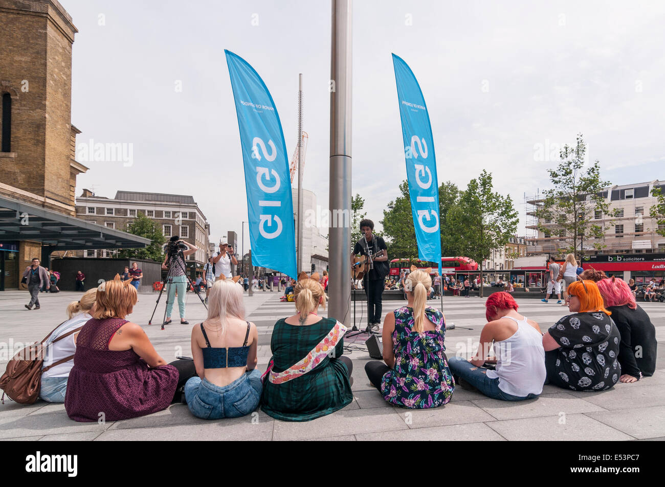 Hen night audience hi-res stock photography and images - Alamy
