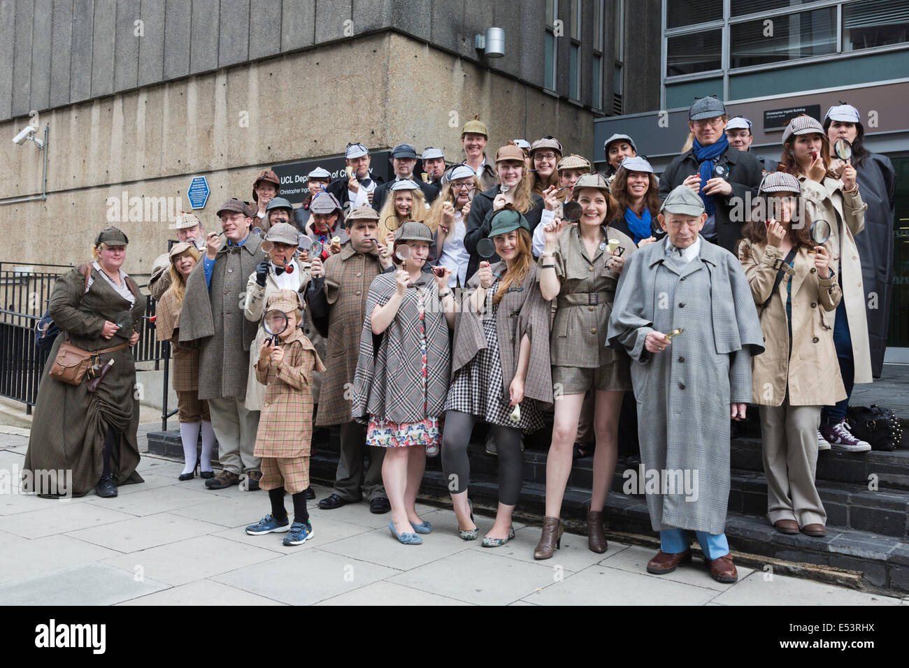 Sherlock homes hat hi-res stock photography and images - Alamy